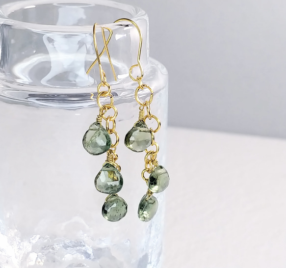 【giota】3連グリーンアパタイト マロンカット サージカルステンレス ピアス（フック・チェーン） Torc Allta【トルクアルタ ...