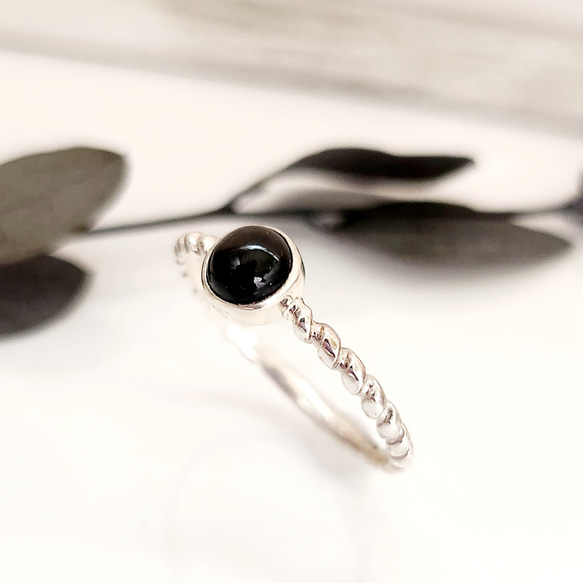 ブラックオニキス ラウンド 5ミリ 小ぶり シルバーリングH-199S 指輪・リング アトリエ HARU 通販 15946158｜Creema ...