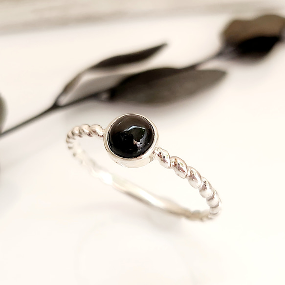 ブラックオニキス ラウンド 5ミリ 小ぶり シルバーリングH-199S 指輪・リング アトリエ HARU 通販 15946158｜Creema ...