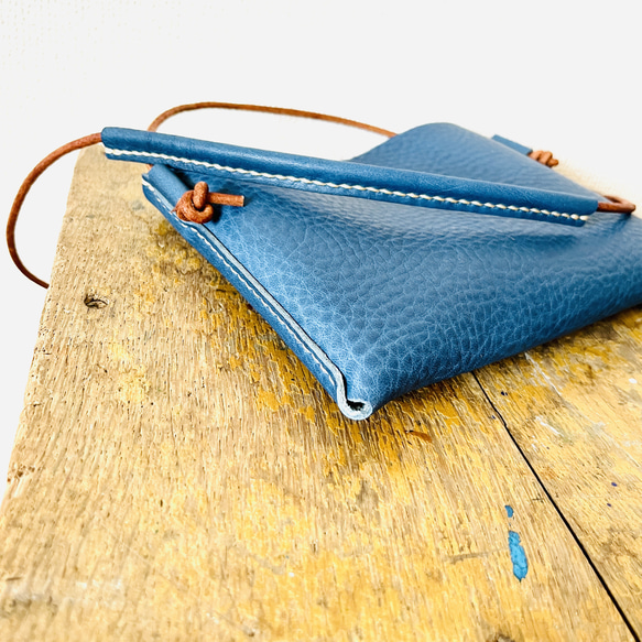 栃木レザーオイルヌメ サコッシュ ブルー サコッシュ かなぶん工房 通販 15952187｜Creema(クリーマ)