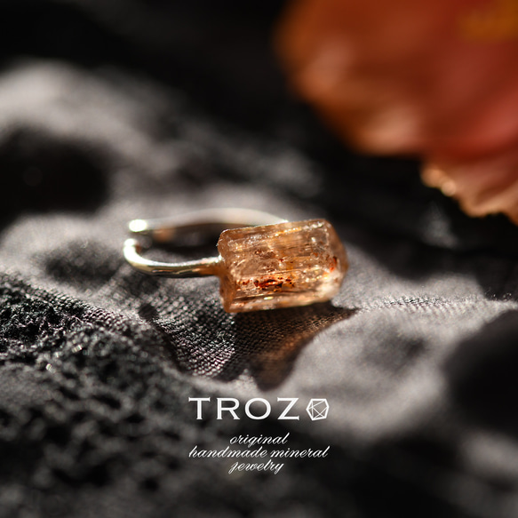 【026 Poppy Collection】 インペリアルトパーズ 鉱物原石 SV925 イヤーカフ 天然石 アクセサリ イヤーカフ TROZO 通販 15966538｜Creema(クリーマ)