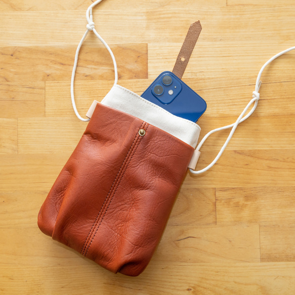 Lサイズ／本革スマホポーチ【レッド】 スマホポシェット・スマホポーチ satoka 通販 16025644｜Creema(クリーマ)