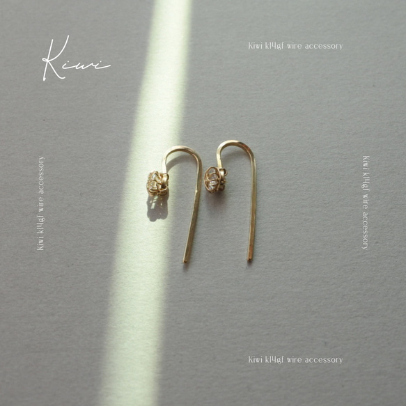 シンプルフックピアス muni mini hook[k14gf] ピアス（フック・チェーン） kiwi 通販｜Creema(クリーマ) 16027505
