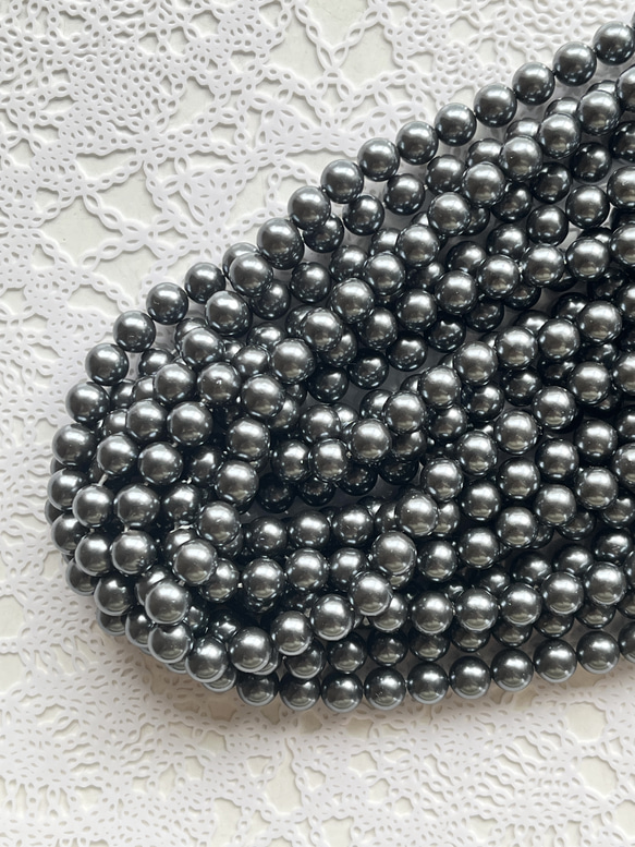 シェルパールブラックラウンド6mm、39cm連売り。 パール パンちゃん 通販 16052725｜Creema(クリーマ)