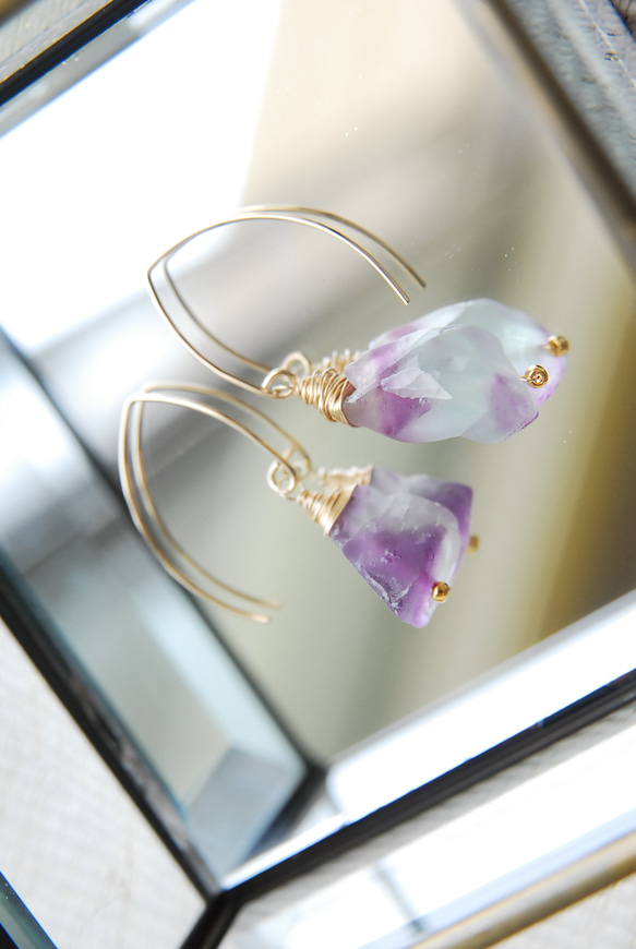 ラフロックフローライトのマーキスフックピアス no.2 14kgf ピアス（フック・チェーン） Ayako's 通販｜Creema(クリーマ) 16061801