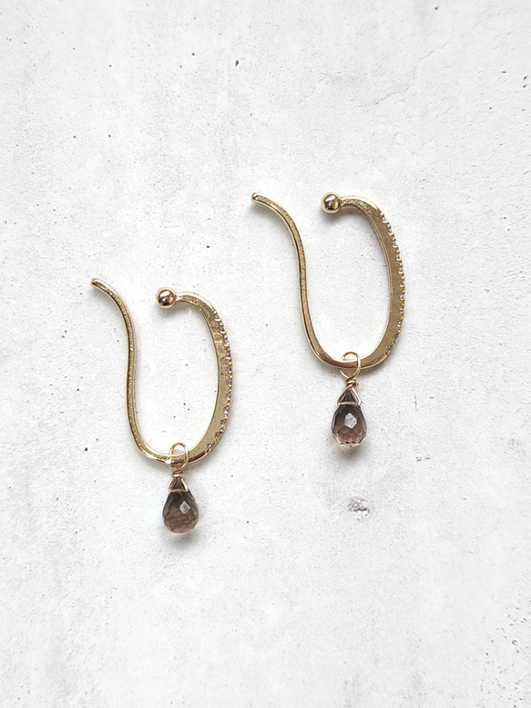 【14kgfジルコン付き】1粒スモーキークォーツ イヤーカフ両耳 イヤリング・ノンホールピアス jolly 通販｜Creema(クリーマ) 16062402