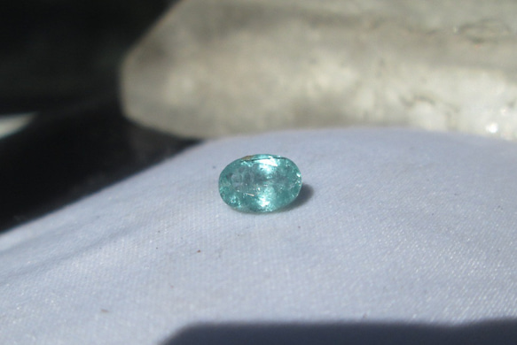 N.9802 パライバトルマリン ルース（極バターリャ産） 0.55ct マッシブブルー 超希少 超特価販売 天然石 ブラジル産の宝石 SAMBA 通販 16144791｜Creema(クリーマ)