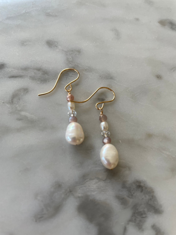 14kgf ニュアンスカラーmix 小ぶり ピアス イヤリング変更可 ピアス（フック・チェーン） by serena 通販 16175193｜Creema(クリーマ)