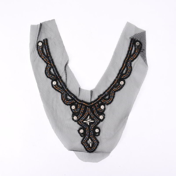 AKCLC010 (E003) ビーズ刺繍 Uネック アップリケ ネックラインパーツ その他素材 MALAIKA マライカ 通販 16195884｜Creema(クリーマ)