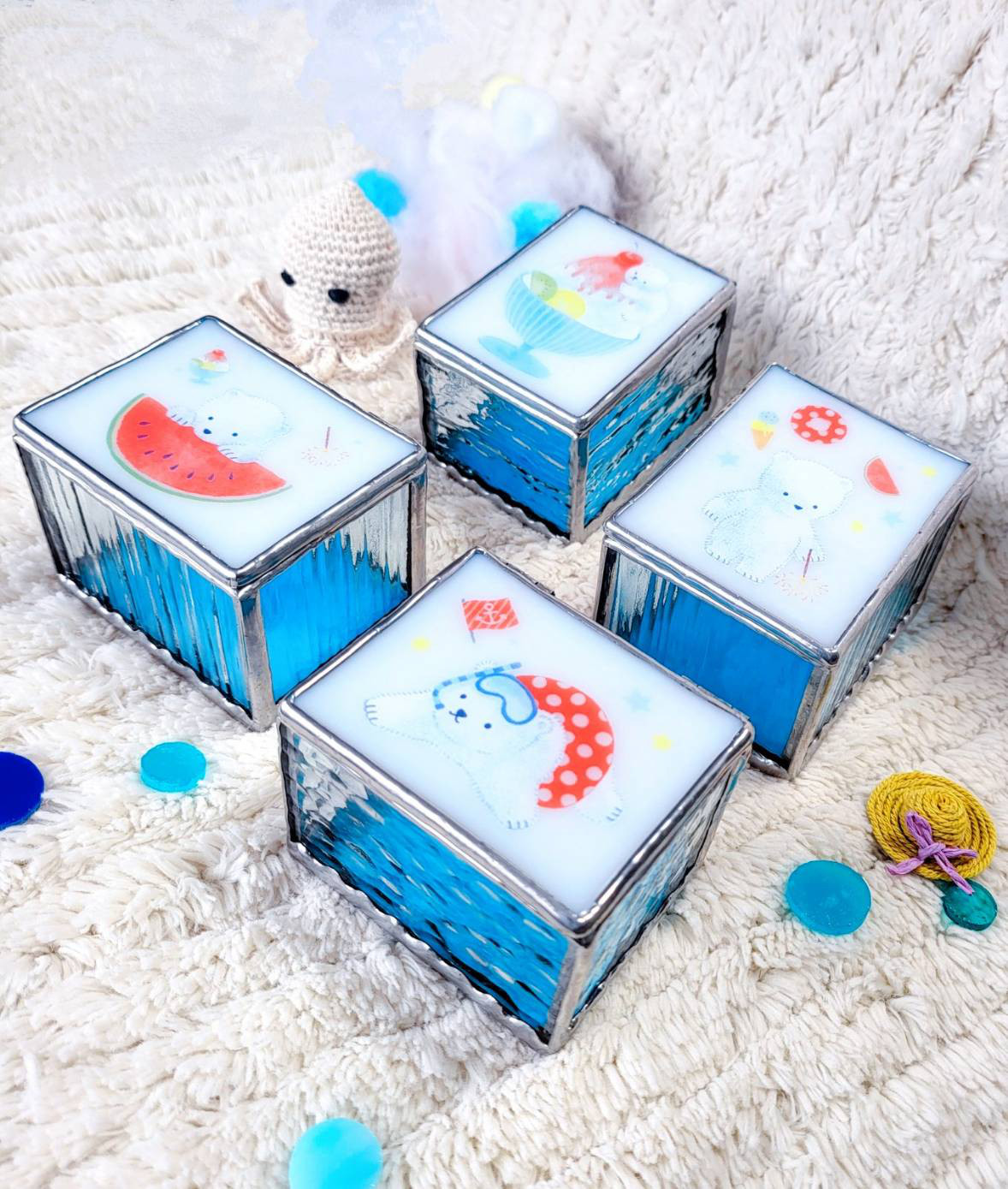 ステンドグラス 小物入れ 「白くまの夏休み☆ミニBOX」 フリー ステンドグラス 小物入れ 「白くまの夏休み☆ミニBOX」 フリー