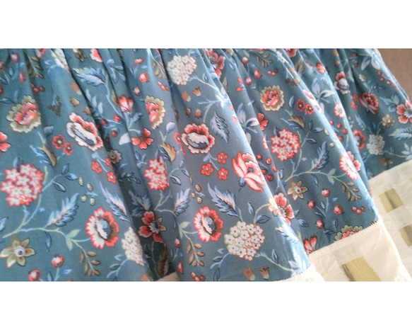 リバティとチェックレースの重ね～幸せの黄色いスカート～【ネイビーグリーン】 フレアスカート nanairo*cocoro 通販 16206986｜Creema(クリーマ)