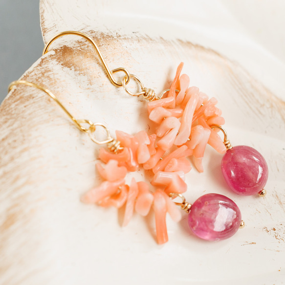 ルビー、桃枝珊瑚のピアス/イヤリング ピアス（フック・チェーン） chocoriita(ﾁｮｺﾘｰﾀ) 通販 16230007｜Creema ...