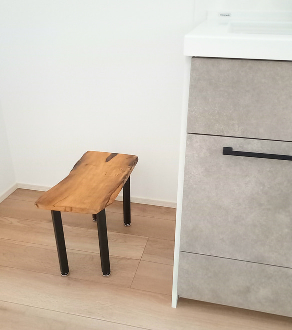 サイドテーブル 古材 無垢材 黒柿 サイドテーブル renew+ 通販 16255401｜Creema(クリーマ)