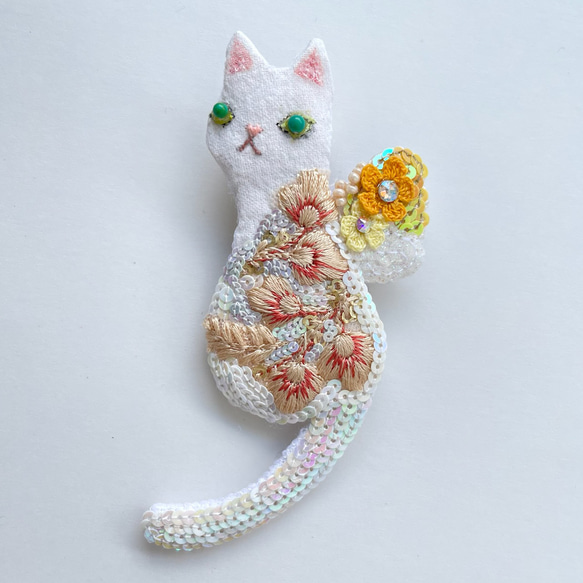 デコレーションAngel catブローチ ブローチ atelier HASU 通販 16288952｜Creema(クリーマ)