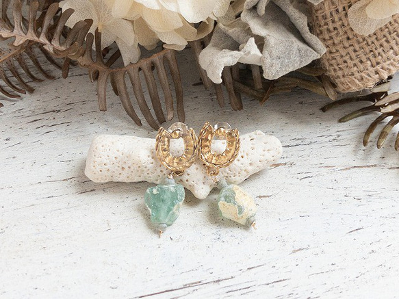 K18GP ローマンガラスと馬蹄のピアス ピアス（スタッド・一粒） aroi 通販 16307783｜Creema(クリーマ)