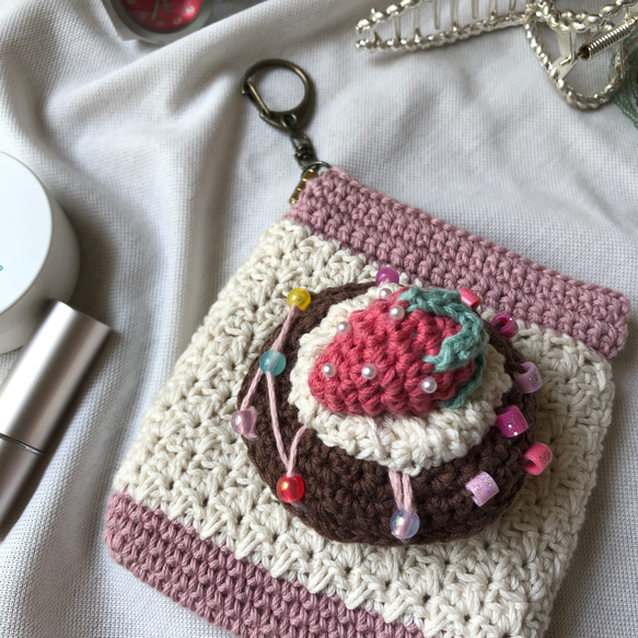 あみぐるみ・いちごドーナツのバネ口ポーチ・くすみピンク ポーチ kou_garden 通販｜Creema(クリーマ) 16340369