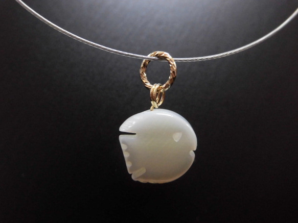 【SALE】【14KGF】魚モチーフマザーオブパールのペンダントトップ A17￥850→￥500 ペンダントトップ KAZEYA－かぜやー 通販｜Creema(クリーマ)