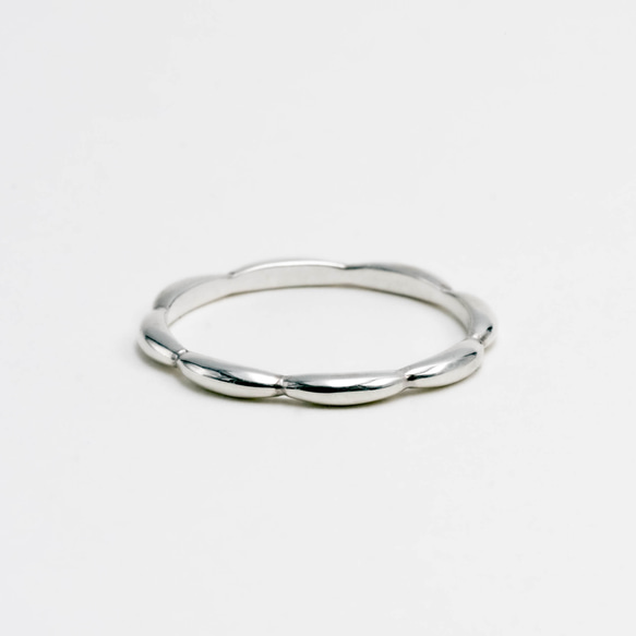 Ripple Ring Platinum 指輪・リング lily&co 通販 16353920｜Creema(クリーマ)