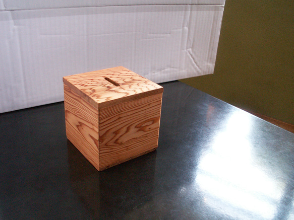 屋久杉 木製 貯金箱 コインケース K139 小銭入れ・コインケース 森の木工房 通販 16399050｜Creema(クリーマ)