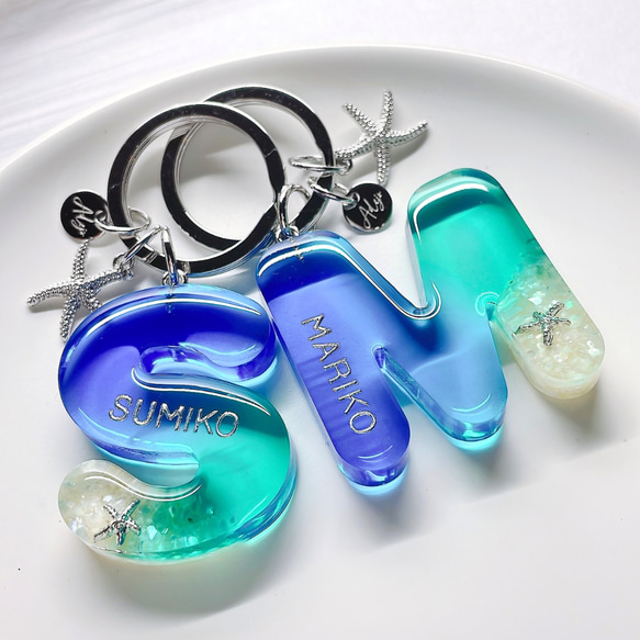海グラデーション♡水面模様♡海色チャーム♡キーホルダー♡キーリング♡アルファベット♡ その他アクセサリー Adejo 通販 16406460｜Creema(クリーマ)