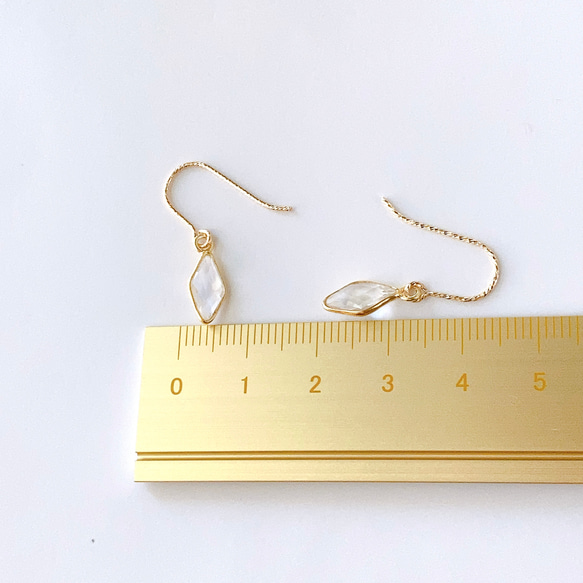 【4月の誕生石】ダイヤ型水晶のピアス/イヤリング クリスタル クリアカラー 天然石 14kgf シンプル プレゼント ピアス（フック・チェーン） Riwa plus│リワプラス 通販 ...