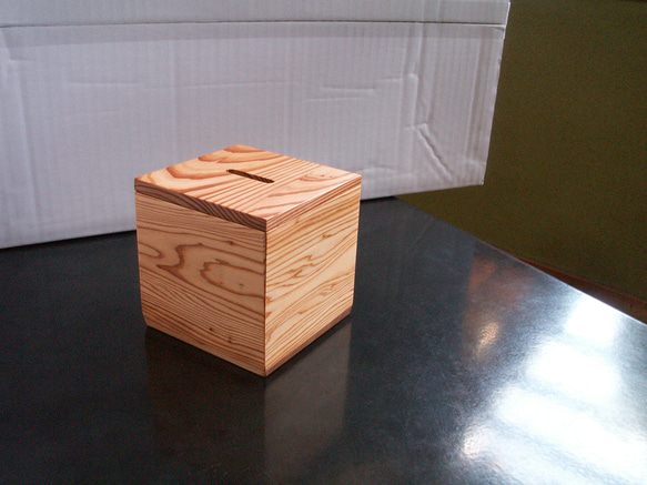 屋久杉 木製 貯金箱 コインケース K141 小銭入れ・コインケース 森の木工房 通販 16436828｜Creema(クリーマ)