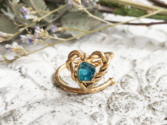 K18GP ハートとアパタイト原石のリング 指輪・リング aroi 通販 16442095｜Creema(クリーマ)