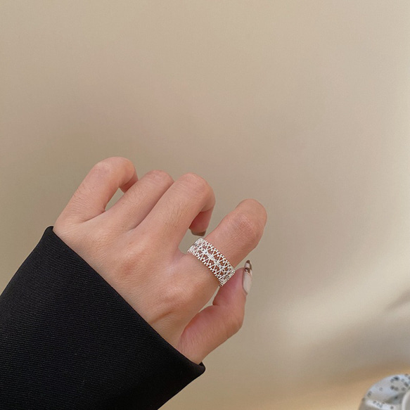 シルバー 艶消し レース風 ジルコニア付き 透かす 指輪 リング ring s925 重ね付け 指輪・リング ying's studio 通販 16447134｜Creema(クリーマ)