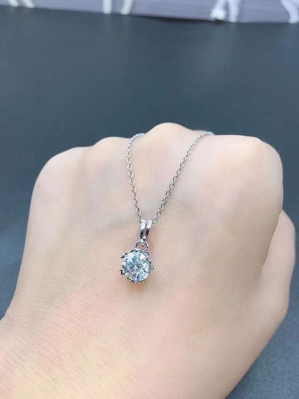 【newデザイン】輝く モアサナイト ダイヤ ネックレス k18WG ネックレス・ペンダント ルイ 通販 16456070｜Creema(クリーマ)