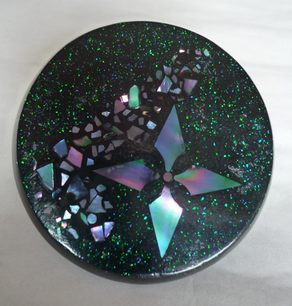 漆 螺鈿ブローチ ブローチ 幸工房 通販 16456149｜Creema(クリーマ)