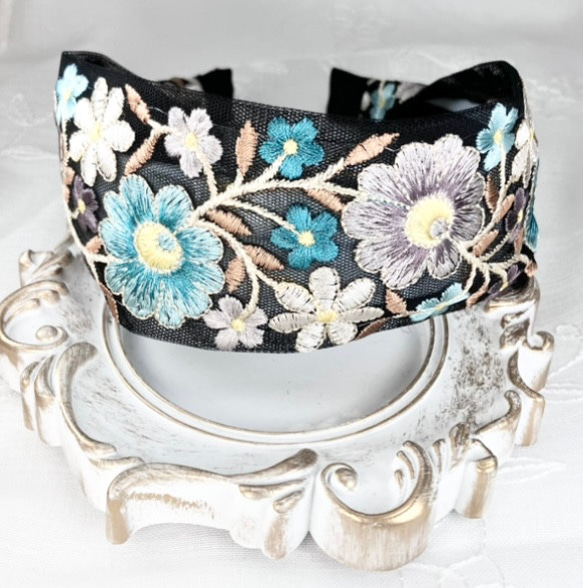 クリアランスセール9末まで‼️ No.e026インド刺繍リボン カチューシャ カチューシャ マリーゴールド 通販 16466757｜Creema(クリーマ)