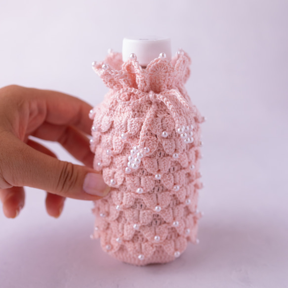 敬老の日に│蝶々ブローチ付き ぽこぽこ編みのボトルカバー│小 その他キッチン小物 hapi papi 通販 16492541｜Creema(クリーマ)