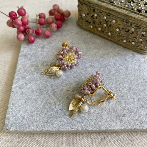 autumn pink」ビーズフラワーピアス/イヤリング ピアス(その他 autumn pink」ビーズフラワーピアス/イヤリング ピアス(その他