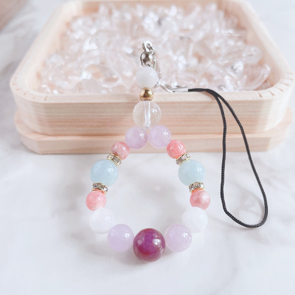 障害がある恋愛を乗り越え成就へ ルビー ラベンダーアメジスト パワー・ストーン 天然石ストラップ No637S 携帯ストラップ .天然石Seira. 通販 16529689｜Creema(クリーマ)