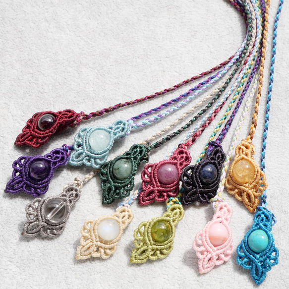 受注制作★ブックマーカー仕様 マクラメ四つ組紐 しおり/バッグチャーム 天然石水晶付[mbk-230913-00] しおり・ブックマーク ...