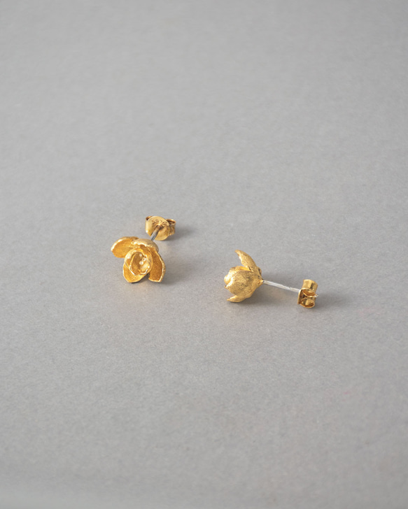 〔K18YGP〕茉莉花 ピアス ピアス（スタッド・一粒） Henun 通販 16559971｜Creema(クリーマ)