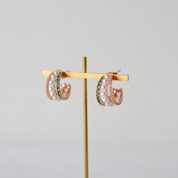 【特集掲載・再販10回以上】エメラルドグリーンの小粒ジルコニア、パールが輝く、小さめ3連フープピアス ピアス（フープ） M Y S A 通販 ...