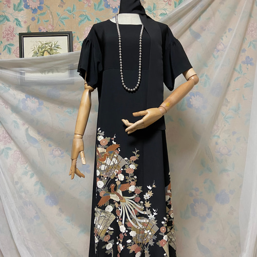 着物リメイク 黒留袖ドレス 四季の花々と鳳凰 ギャザースリーブ 着物リメイク 黒留袖ドレス 四季の花々と鳳凰 ギャザースリーブ