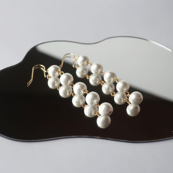 * 14kgf×SUS316L*国産8mmコットンパール 揺れる 5連ロングピアス ピアス（フック・チェーン） Ukichi 通販｜Creema(クリーマ)