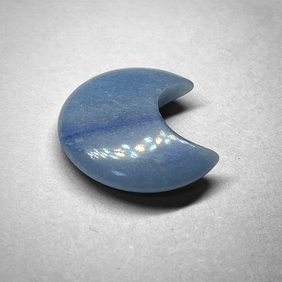 blue quartzite ：moon / ブルークォーツァイト：月 天然石 N.st 通販 16593201｜Creema(クリーマ)