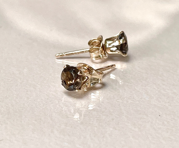 k14gf スモーキークォーツのスタッドピアス ピアス（スタッド・一粒） moon.L.L 通販 16594512｜Creema(クリーマ)