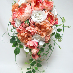 ピーチカラーのティアドロップブーケ♪ブートニア付き♪生花みたいに綺麗な造花です♪高品質なのに安い ブーケ Galleria Issyo 通販 ...