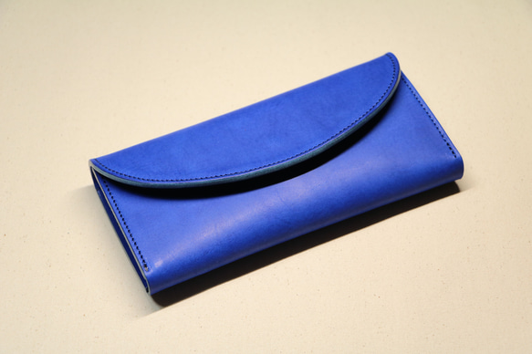 【収納たっぷり丸フラップ長財布】国産オイル コバルト EA-008 長財布 ghostplant LW 通販 16608311｜Creema ...