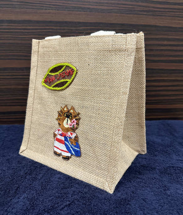 Akkiy’s Cats のジュートバッグ (NYAN TEAM タックルするニャニャン) トートバッグ mou_chau 通販｜Creema ...