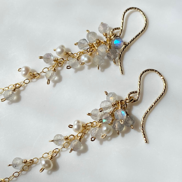 14kgf＊ラブラドライト しゃらしゃら天然石 ロングピアス ピアス（フック・チェーン） Dolphin745 通販｜Creema(クリーマ)