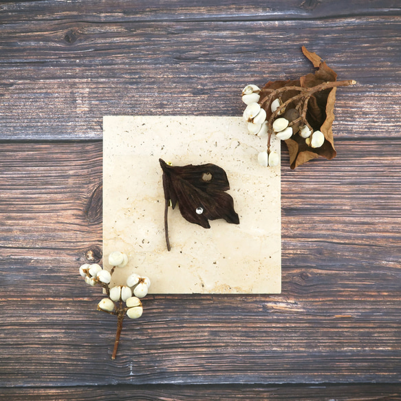 Brooch. ブローチ " Fallen leaf. no,05. " | 落ち葉のブローチ | ブローチ - Hananokaori - 通販 16670295｜Creema(クリーマ)