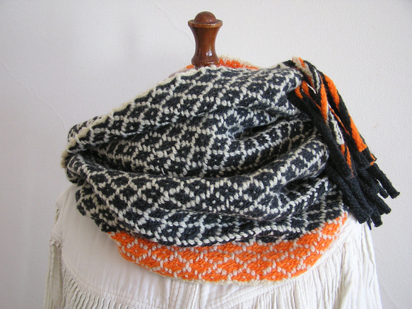 swedish rose pathスヌード 濃グレー×オレンジ スヌード A-skip* 通販 16686938｜Creema(クリーマ)