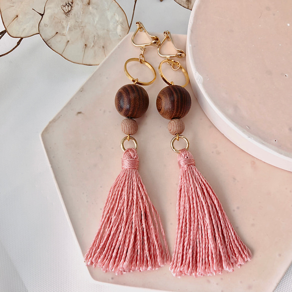ウッドビーズイヤリング ‎ ‎ ‎ܰ Cute Tassel ܱ イヤリング・ノンホールピアス Rashisa Pro 通販｜creema クリーマ