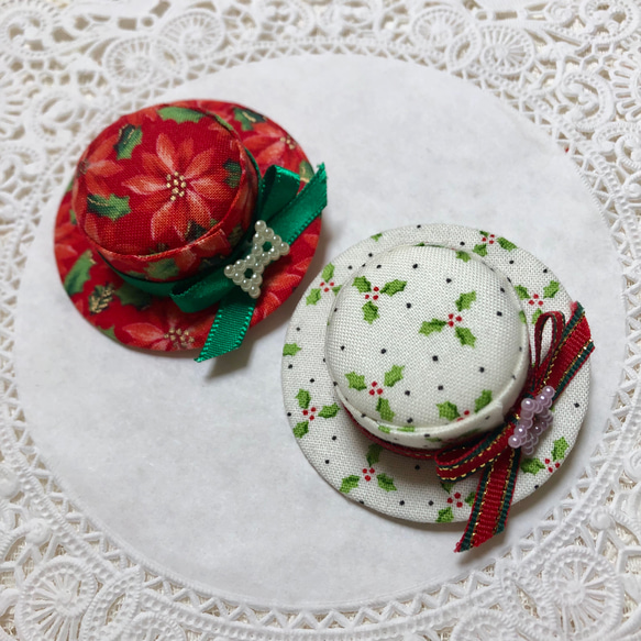 2個組☆帽子のブローチ☆クリスマス＊A ブローチ YUKI 通販 16693232｜Creema(クリーマ)