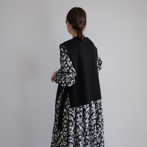 This.】体型カバーも叶う ふんわりシルエットの小花柄ギャザー This.】体型カバーも叶う ふんわりシルエットの小花柄ギャザー